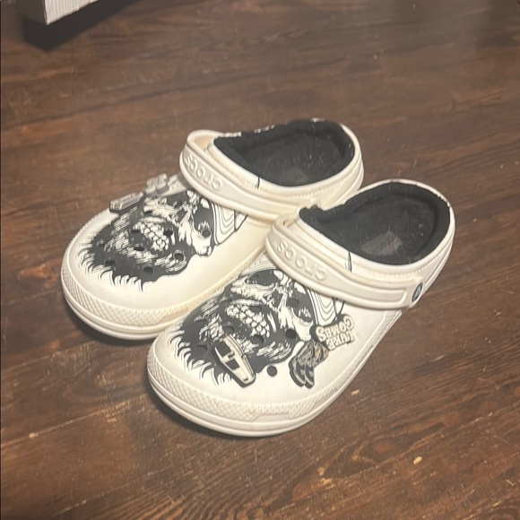 CROCS | Shoes | Luke Combs Winter Edition Crocs Size 2 | Poshmark